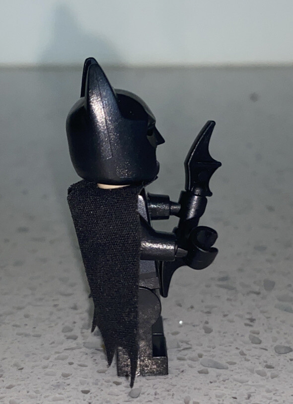 Batman - Black Suit with Yellow Belt and Crest LEGO Minifigure sh016b ...