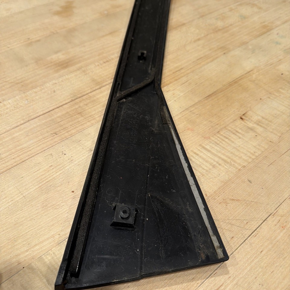 2004-2010 TOYOTA SIENNA LEFT Side Sliding DOOR EXTERIOR Window TRIM ...