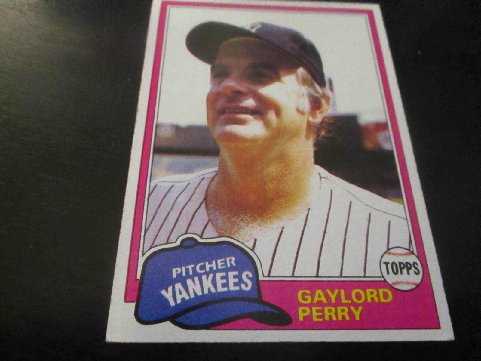 gaylord perry (new york yankees - pitcher) 1981 topps CARD #582 nr/mint ...