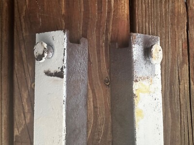 1800-1899 - Antique Cast Iron Bed