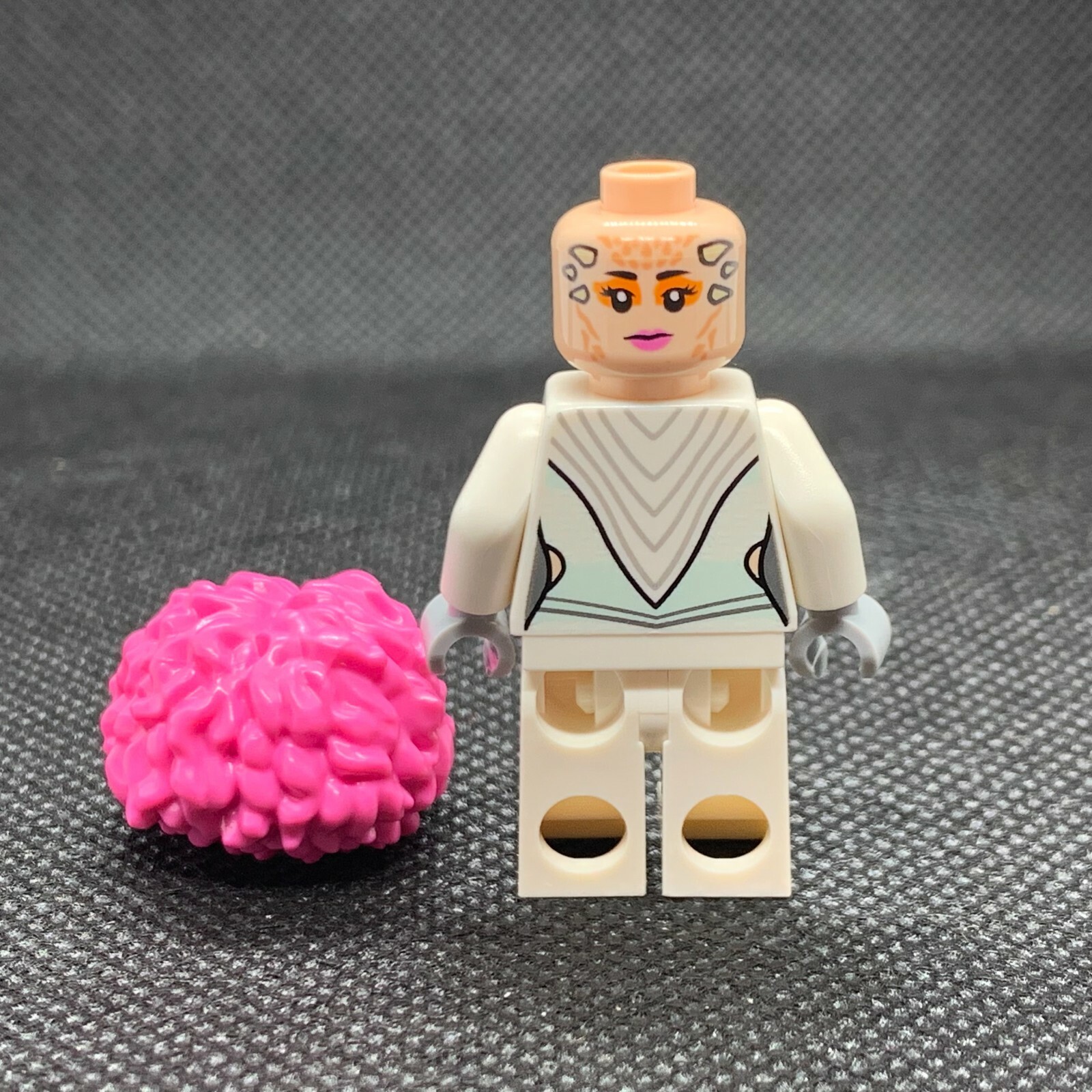 LEGO STAR WARS Theelin Dancer MINIFIGURE sw1194 Book of Boba Fett ...