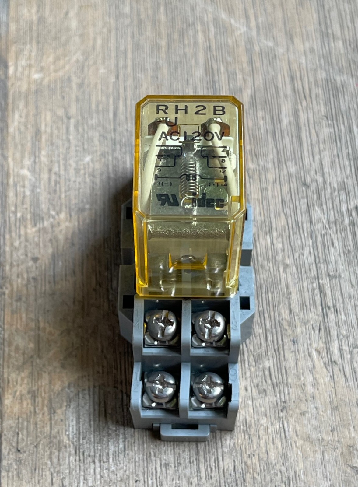IDEC RH2B-U RELAY 120VAC 8 PIN WITH IDEC SH2B-05 SOCKET BASE | eBay