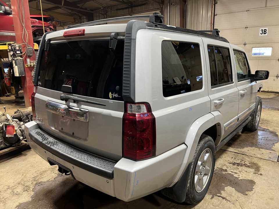 06-10 JEEP COMMANDER REAR BUMPER COVER W/TRAILER HITCH BRIGHT SILVER ...