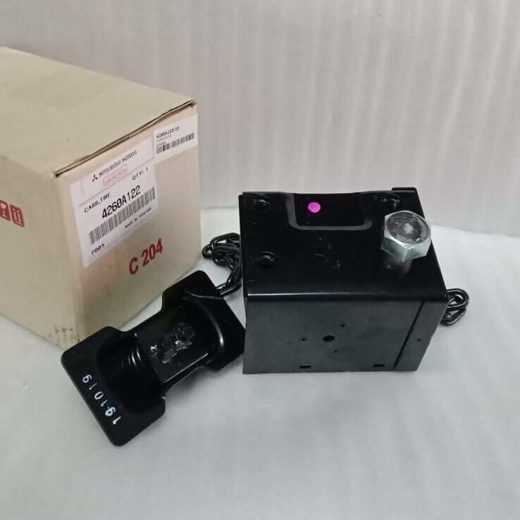 Mitsubishi 4260A122 Genuine TIRE FITS FOR PAJERO CARRIER,SPARE SPARE ...