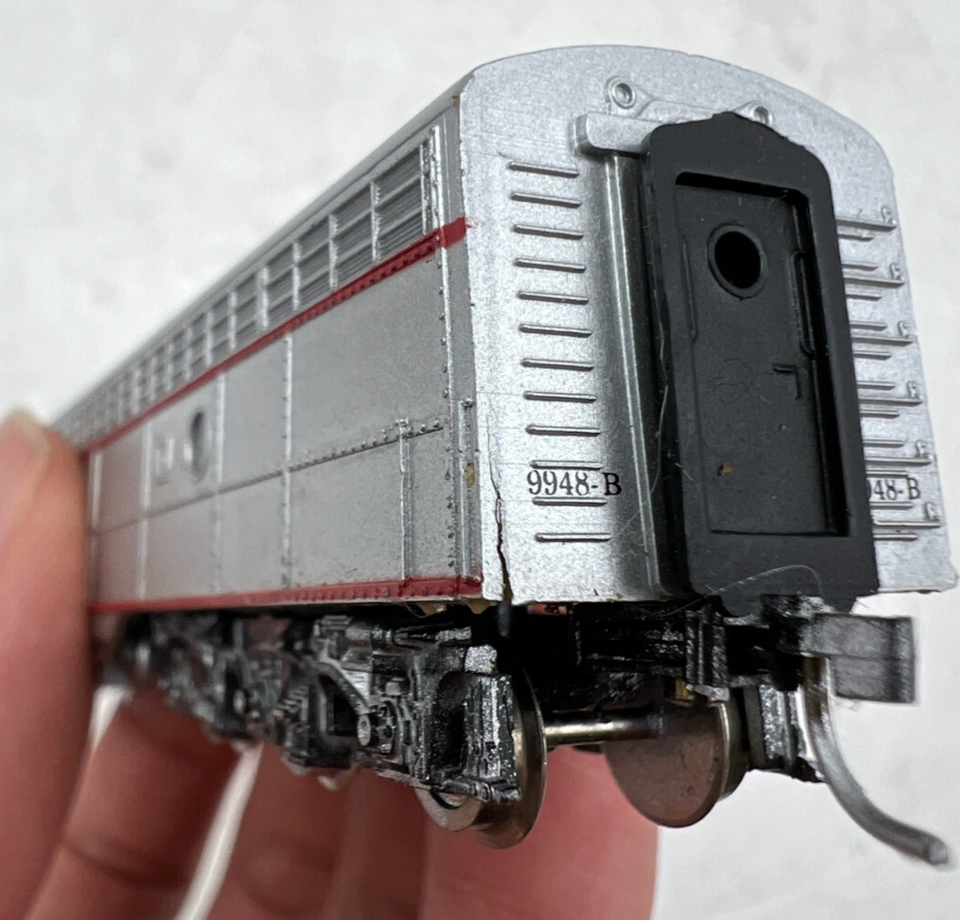 Life-Like N CB&Q Burlington E8 Diesel Train Locomotive Unpowered Dummy ...