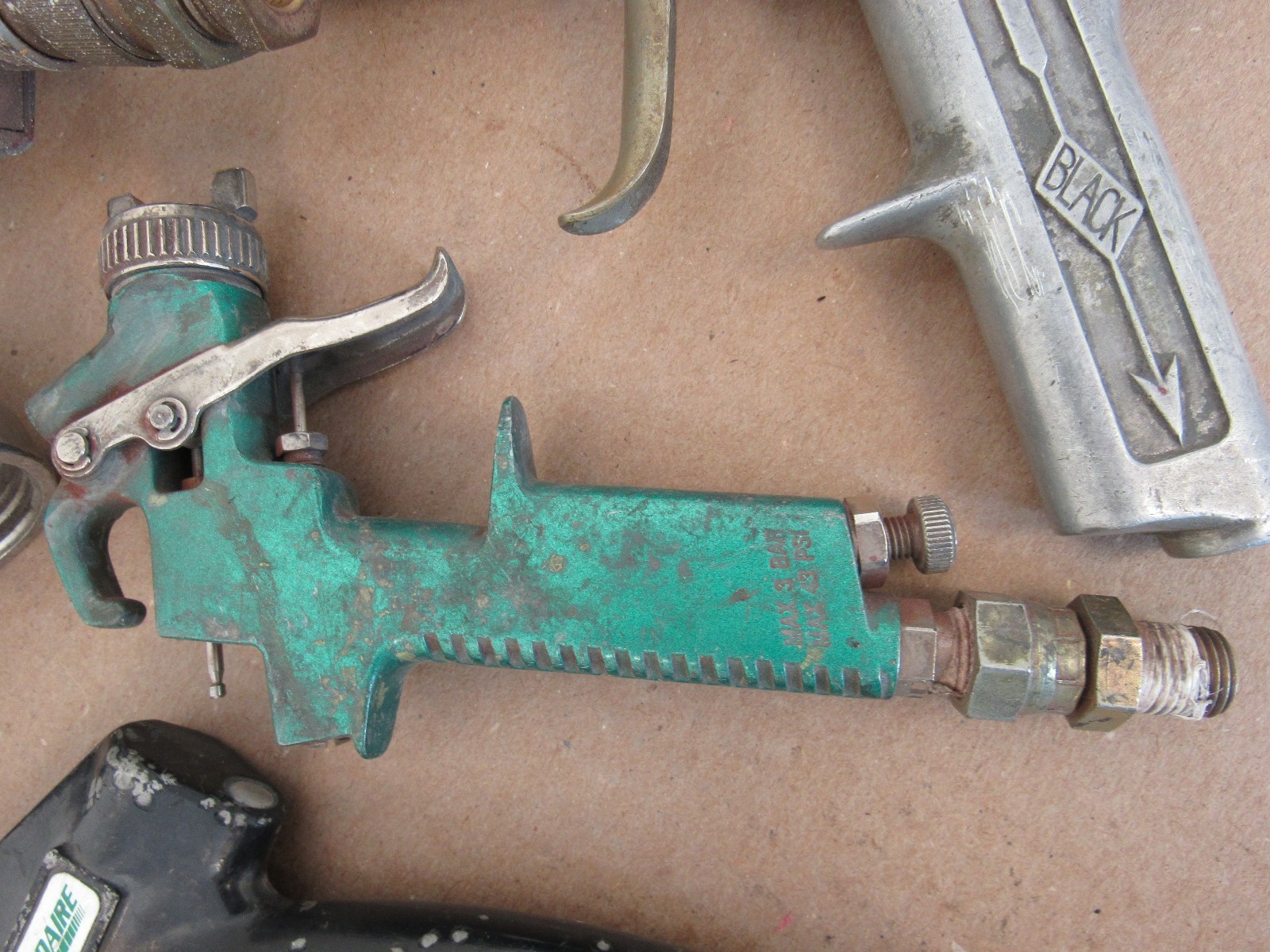 6 PCS CSI BLACK SPEEDAIRE SPRAY GUN & BINKS SPRAY POT MAX 3 BAR 43 PSI ...