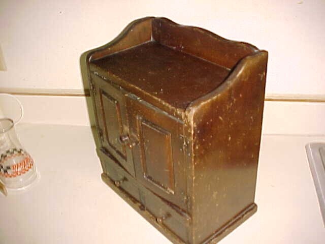 rare - 1940s GUILD - SPICE CHEST TUBE RADIO - PLAYS WELL | eBay