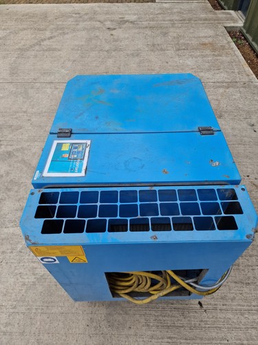 Boge S15 Screw Air Compressor 3 Phase 60 CFM 8.0 BAR - Includes Hose ...