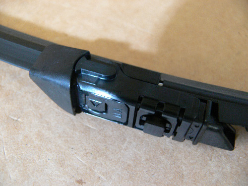 GENUINE LAND ROVER FRONT WIPER BLADE R ROVER 17 ON SPORT 17 ON LH NEW ...