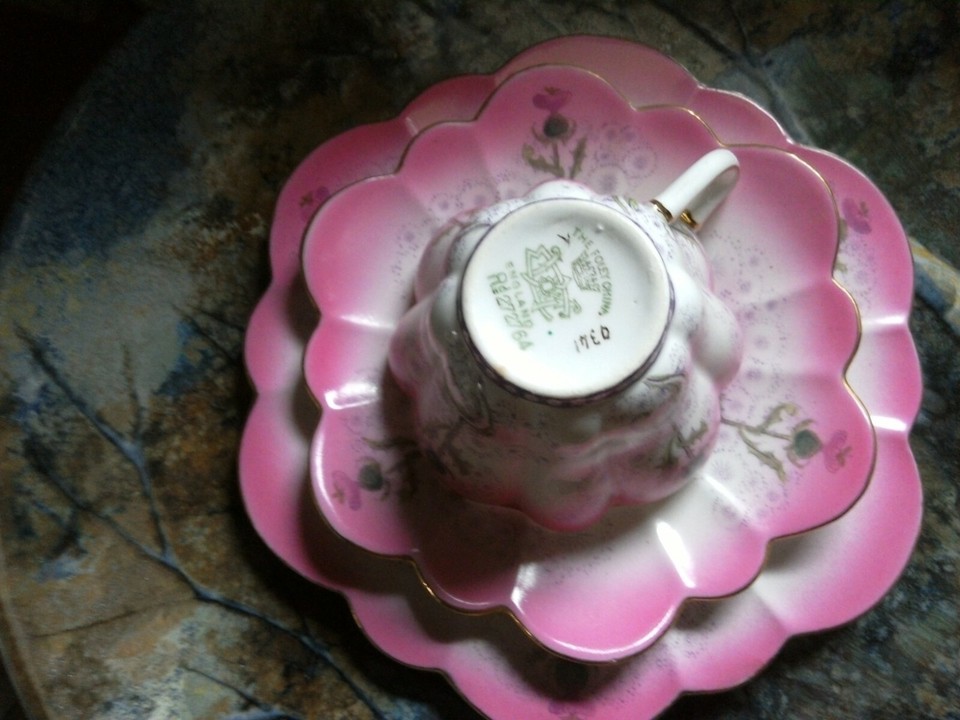 A VERY BEAUTIFUL WILEMAN,SNOWDROP SHAPE TRIO, SCOTTISH THISTLE, PINK ...