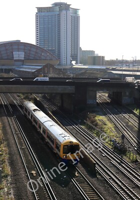 Photo 6x4 The New Order Kensington/TQ2579 A new London Overground class c2010 | eBay UK