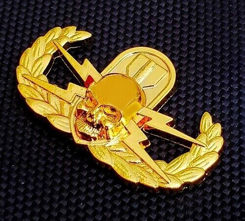 Explosive Ordnance Disposal Skull Badge US Army Military EOD Insignia ...