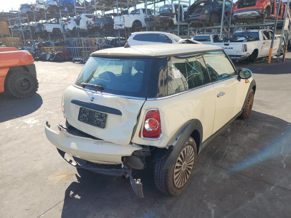 MINI COOPER LEFT FRONT HUB ASSEMBLY R55/R56/R57, WAGON/3DR HATCH/CABRIO ...