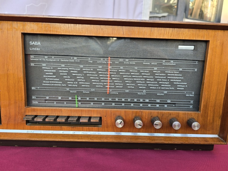 Saba Lindau MOD LI16 Radio Röhrenradio Echtes Nussbam Furniert Vintage ...