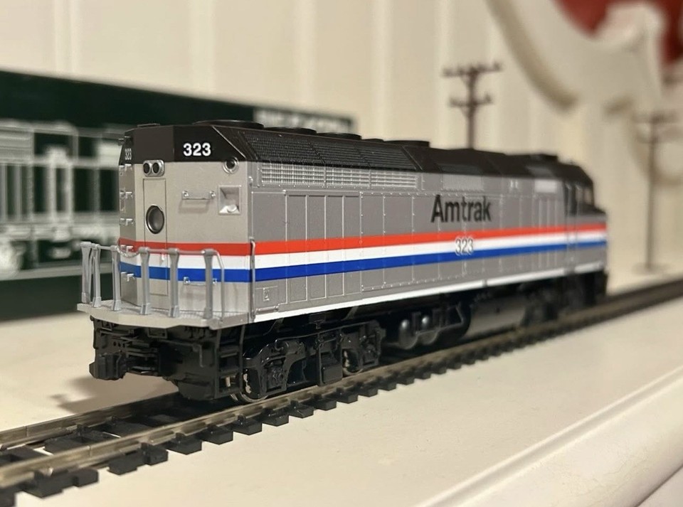 Kato HO Amtrak F40PH Custom Numbered 323 | eBay