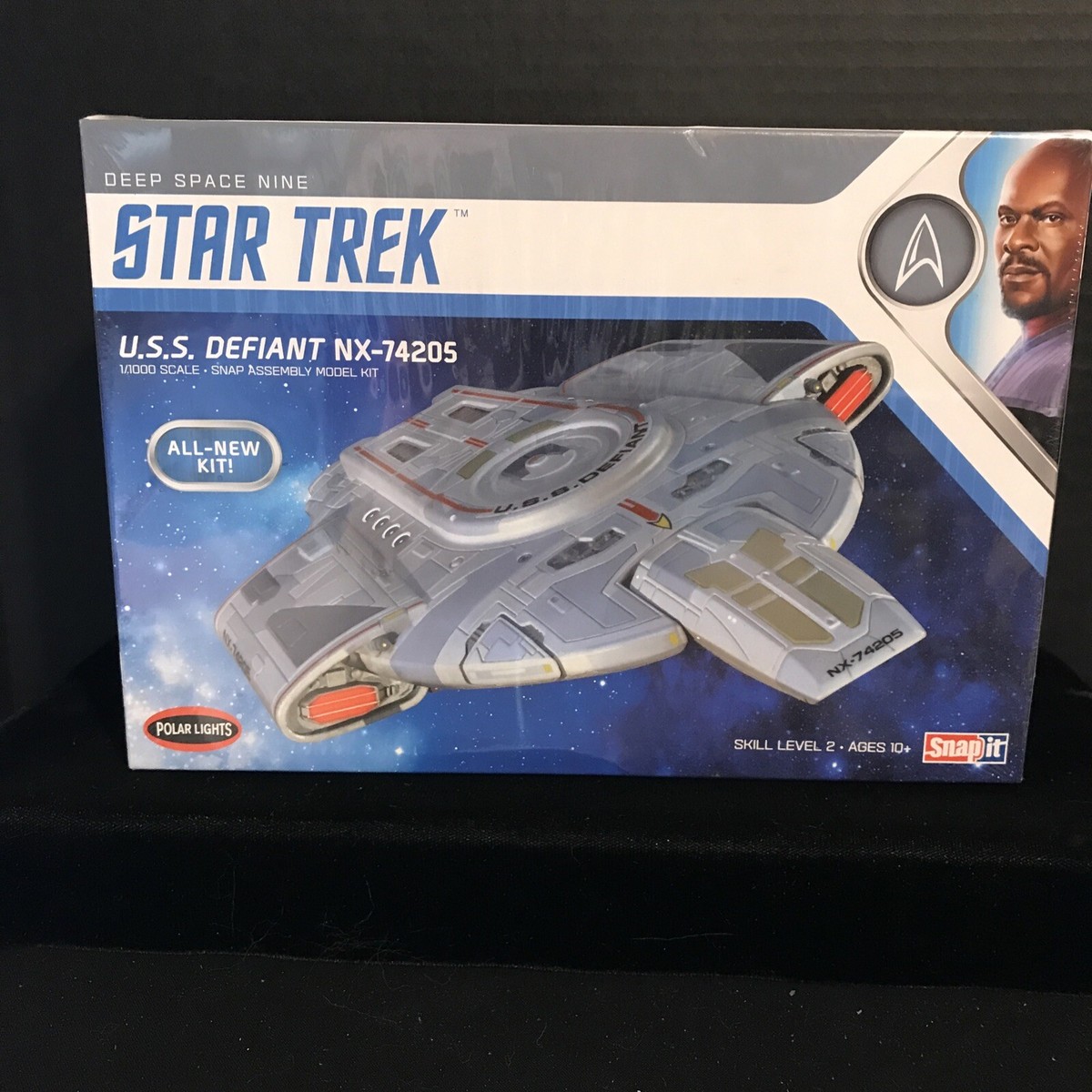 Star Trek Defiant Model U.S.S. Defiant NX 74205 | IPMS/USA Reviews