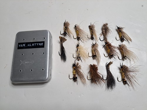 Vintage Perrine #60 Fly Box With Lot Of 14 Assorted Fishing Flies | eBay