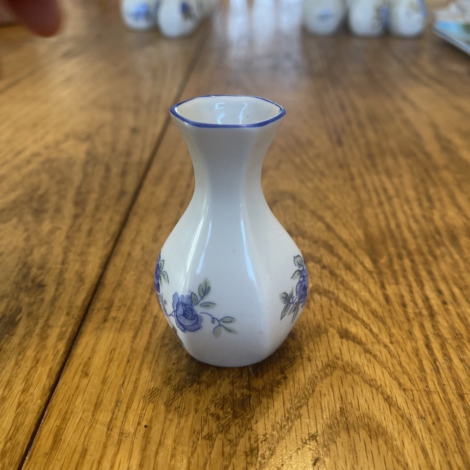 Leart Brazilian Porcelain Small Bud Vase Colonial Blue White W Rose Vtg ...