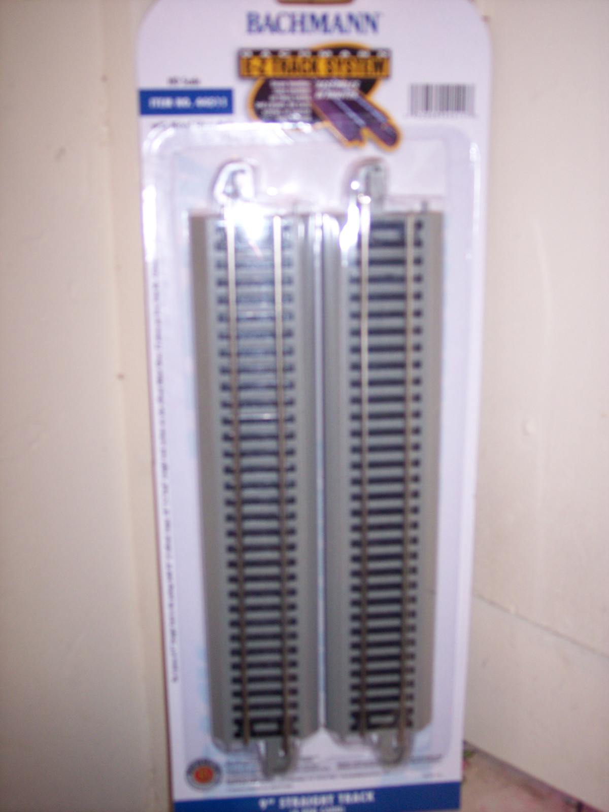 HO BACHMANN E-Z TRACK SYSTEM 9" STRAIGHT 4 PER CARD # 44511 NICKEL ...