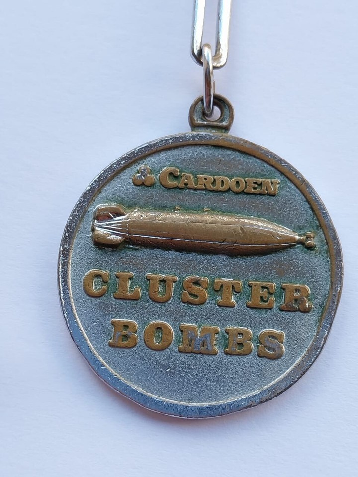 Vintage rare Iraqi Saudi Arab Cluster Bomb Cardeon medal Military army ...