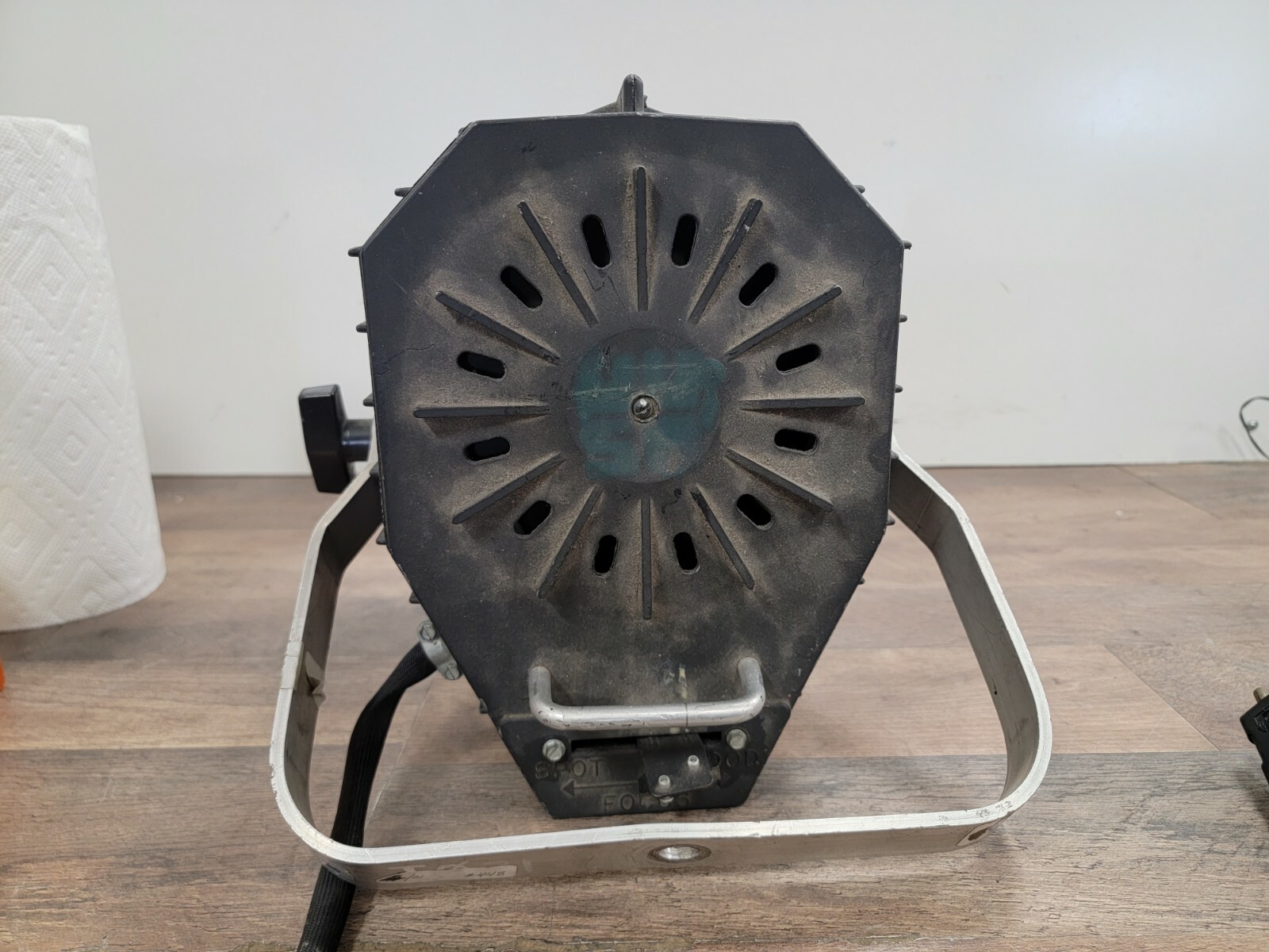 Ellipsoidal Altman 750w Spot Stage Movie Light 6x22 for sale online | eBay