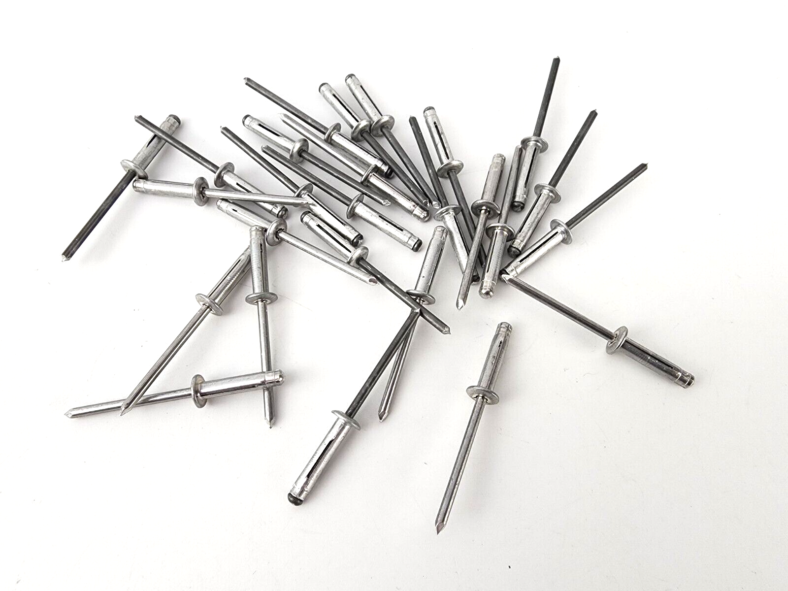 25pcs Mercedes Benz Split-Type Bumper Cover Aluminum Rivets 0039909497 ...