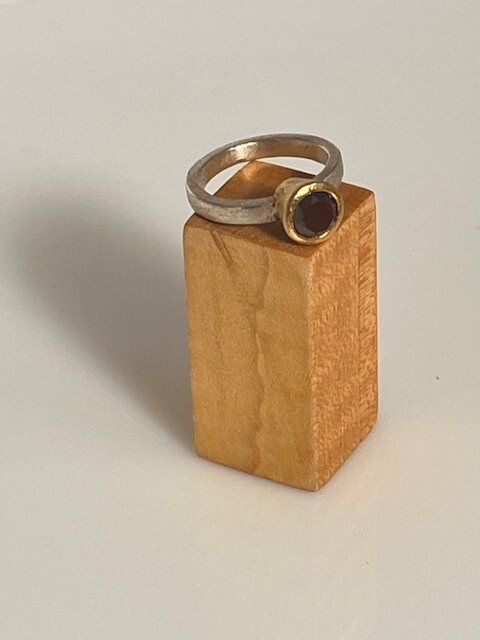 18 ky gold with sterling silver, brilliant cut diamon… - Gem