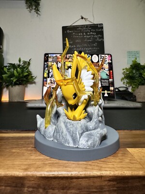 * JOLTEON * THUNDERBOLT Amazing Pokemon Statue Figure Electric Model | eBay