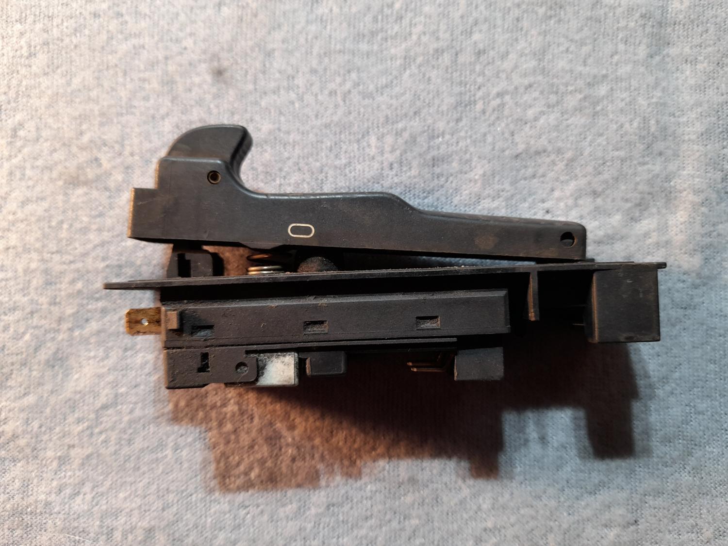 4214 Makita Winkelschleifer GA 7020R Flex Schalter Switch 650107-8 ...