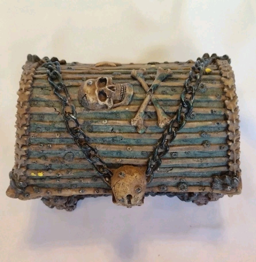 Disney Parks Exclusive Pirates of the Caribbean Davy Jones Treasure ...