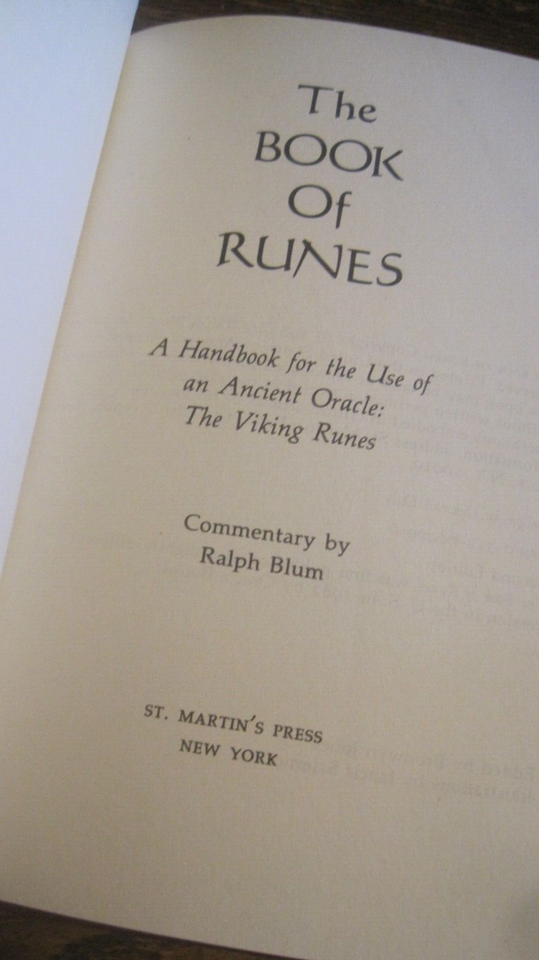 The Book Of Runes by Ralph Blum-1982 HBK PUBLISHER ST. MARTIN PRESS | eBay