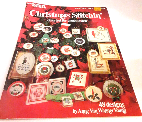 CHRISTMAS STITCHIN' 48 Designs Charted for Cross Stitch 1981 Leisure ...