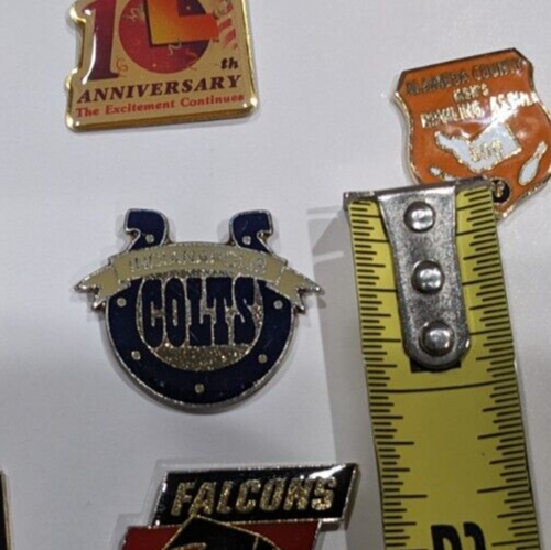 VINTAGE INDIANAPOLIS COLTS HORSESHOE LOGO COLLECTIBLE GLOSSY LAPEL PIN ...