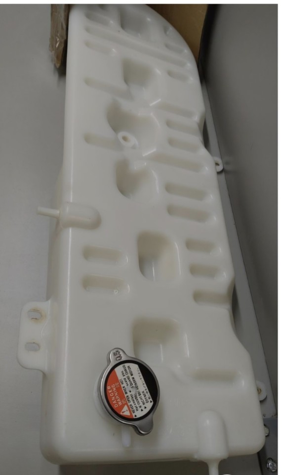 Radiator Coolant Recovery Reservoir For 00-05 Ford F650 F750 F160031 ...