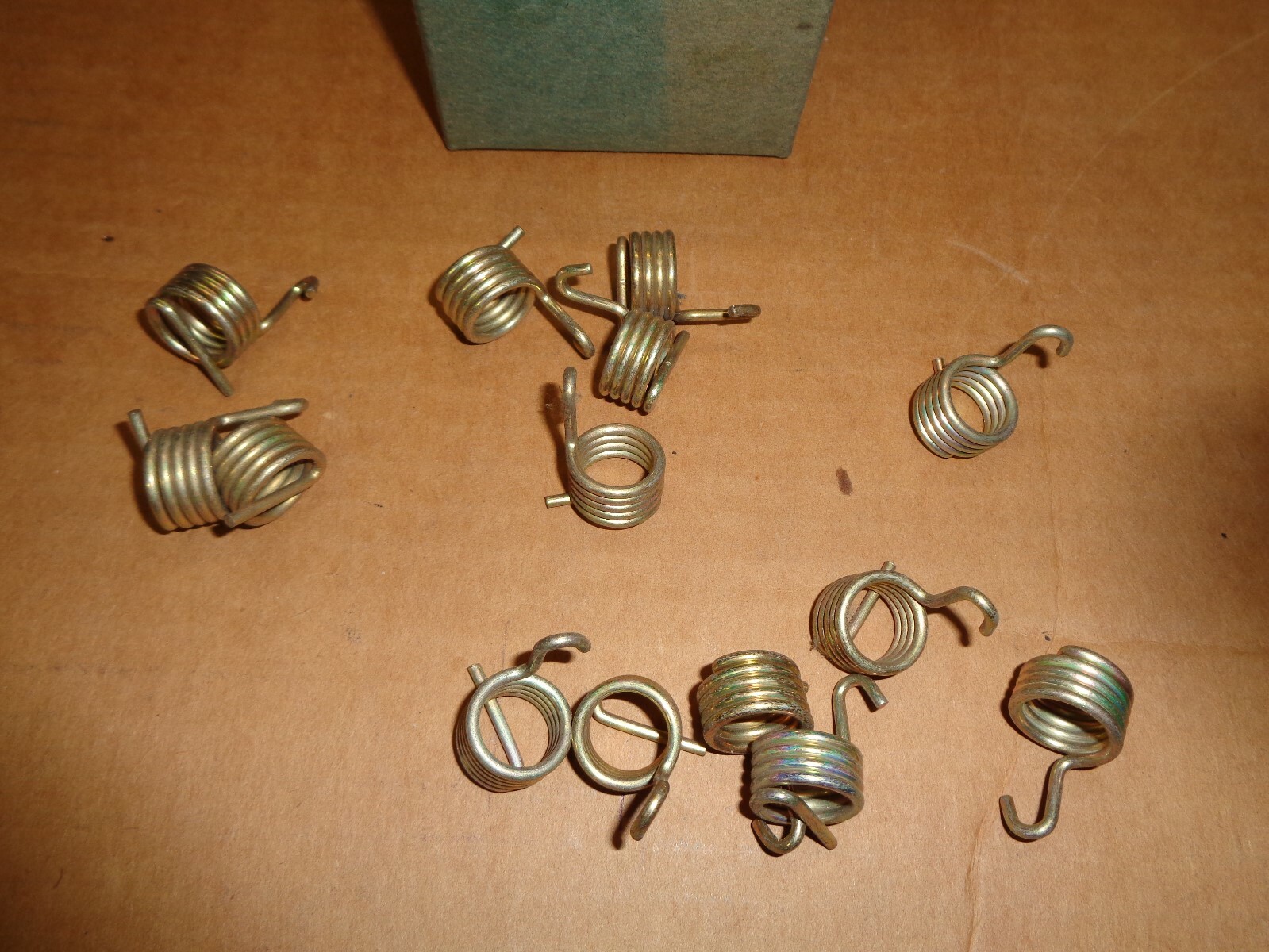 67 BUICK 65-67 PONTIAC 62-67 CHEVROLET AUVECO 9627 HEADLAMP SPRINGS | eBay