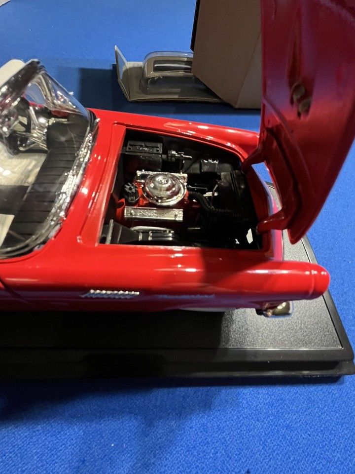 Fairfield Mint 1957 Ford Thunderbird 1:18 Road Signature Red ...