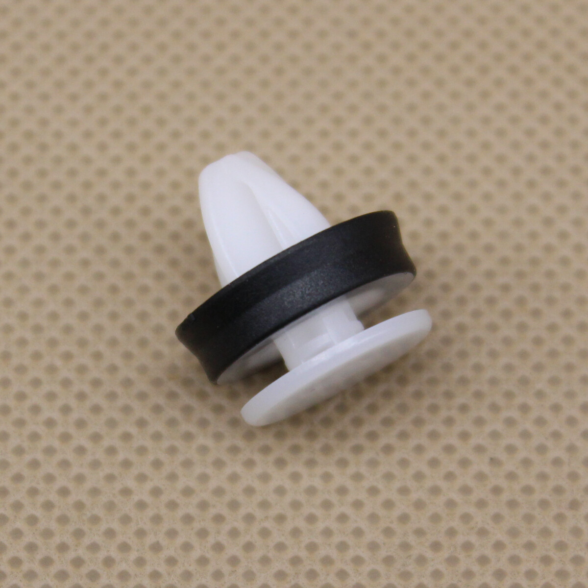 25 Wheel Fender Flare Molding Clip With Sealer For Ford Transit W716507 ...