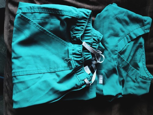 FIGS men's scrub sets - XL top and L pants | eBay