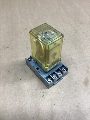 Idec RR2P-UL Relay W/ Idec SR2P-06 #4003M77 | eBay