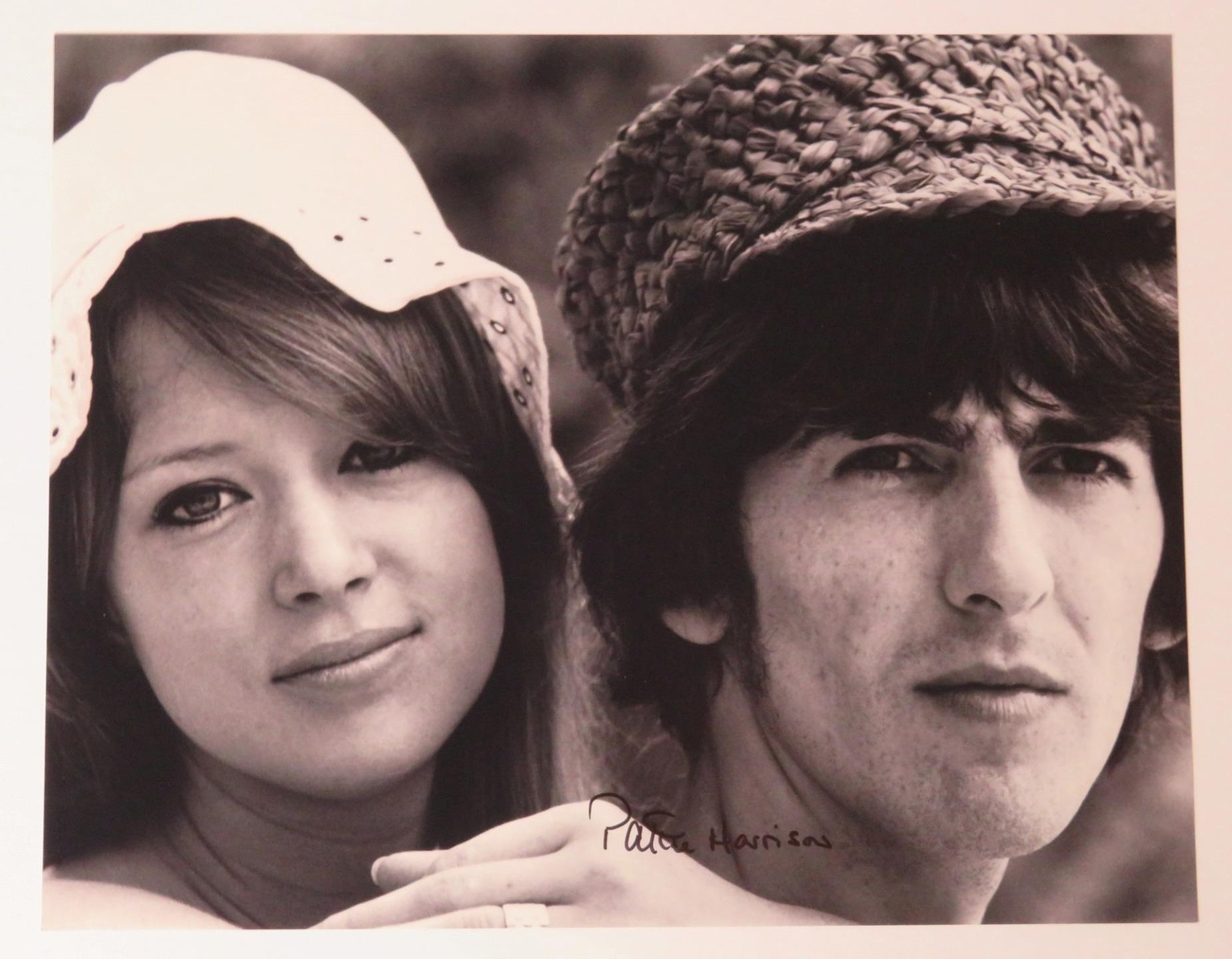 Pattie Boyd GEORGE HARRISON BEATLES (Related) Signed Autograph 11x14 Photo JSA | eBay
