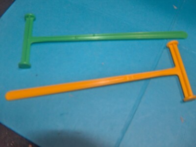 Cootie Games Don't Break The Ice Yellow and Green Hammers/Mallets ...