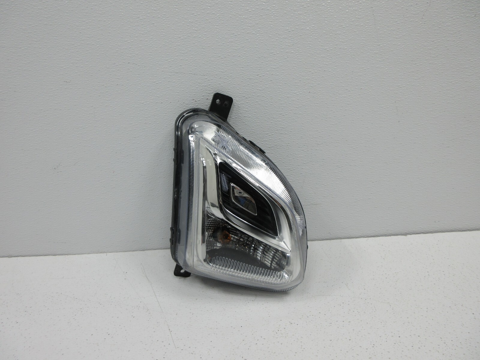 2018 - 2021 Chevrolet Equinox OEM Foglight Halogen Right Passenger ...
