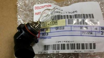 TOYOTA OEM HEADLIGHT BULB 90981-13066 Select Avalon/Avalon Hybrid ...