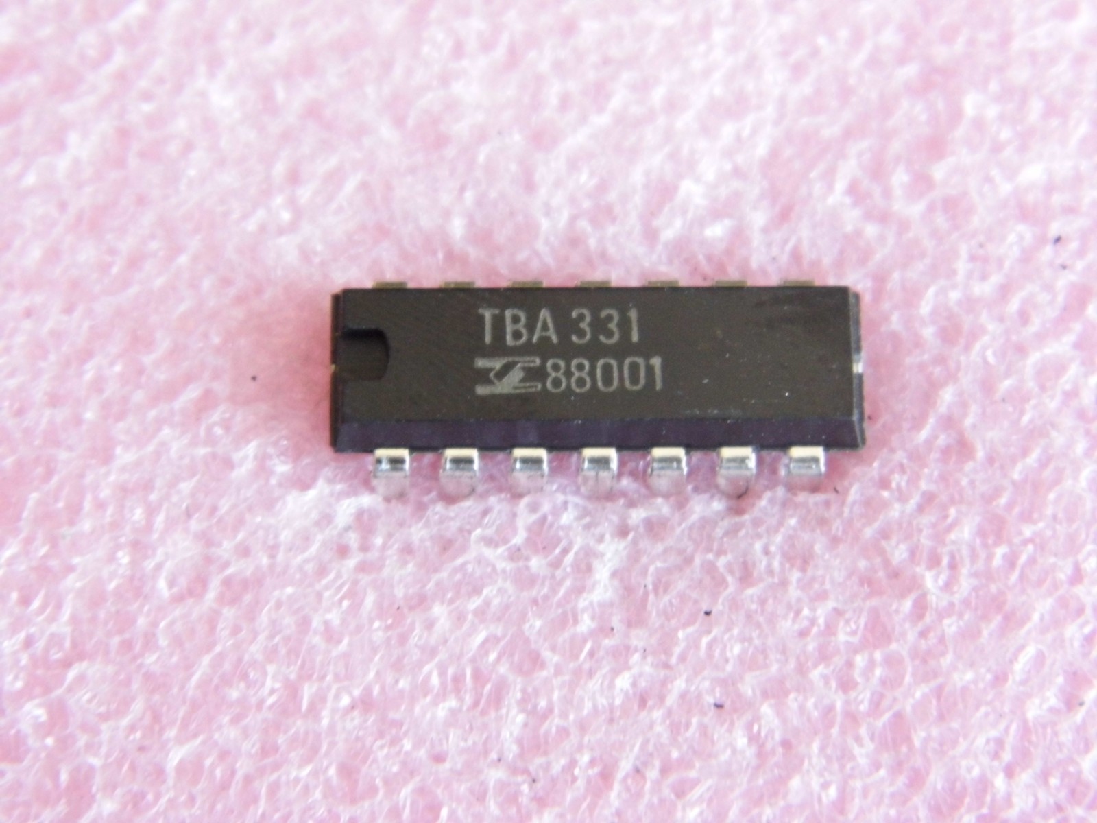 ci TBA 331 - ic TBA331 ~ general purpose NPN transistor array ~ DIP14 ...