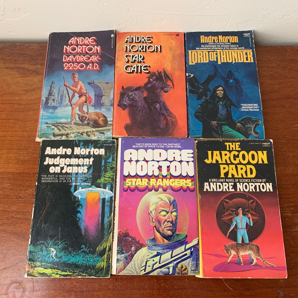 Lot of 36 Vintage Science Fiction books - Asimov, Burroughs, Heinlein ...
