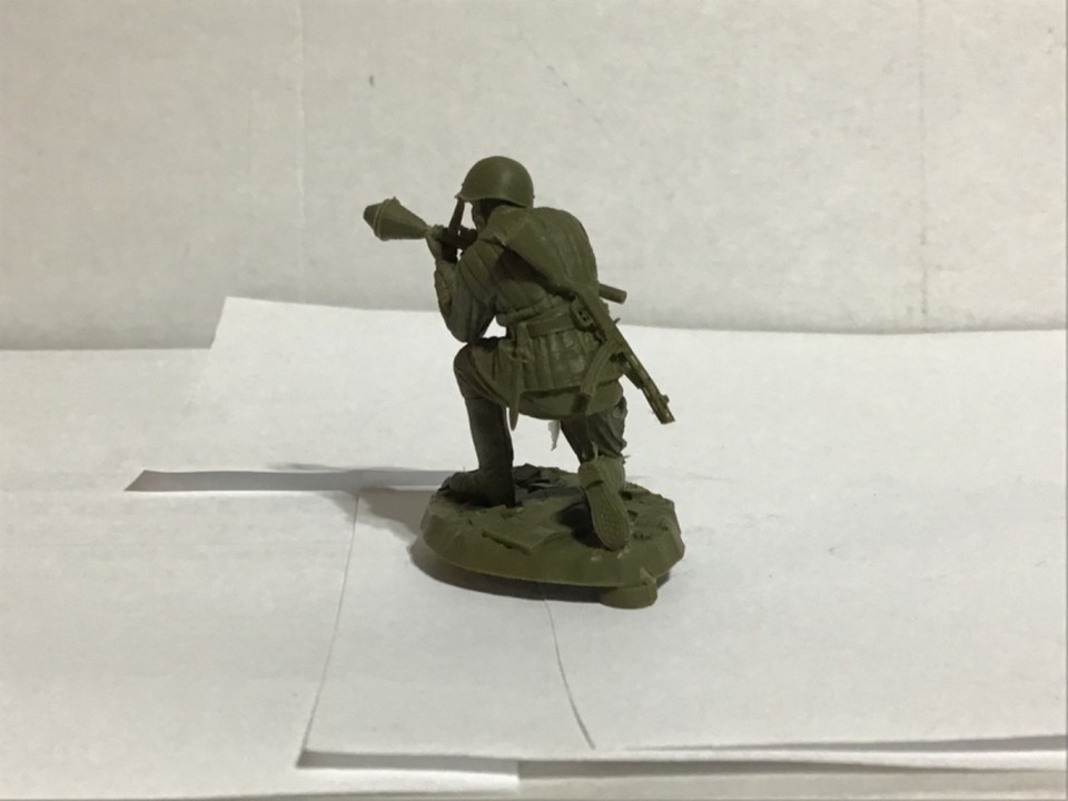 Plastic Platoon Russian Soldier with a Panzerfaust Conte Marx Publius ...