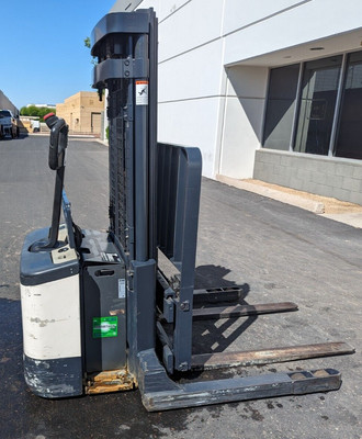 Forklifts - Walkie Stacker Walk Behind Forklift