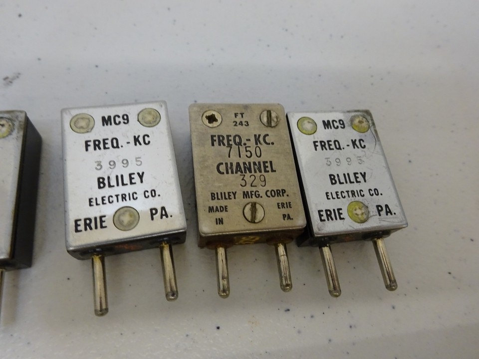 LOT ANTIQUE BLILEY MC9 QUARTZ CRYSTALS WWII FREQUENCY CONTROL AS IS BIN ...