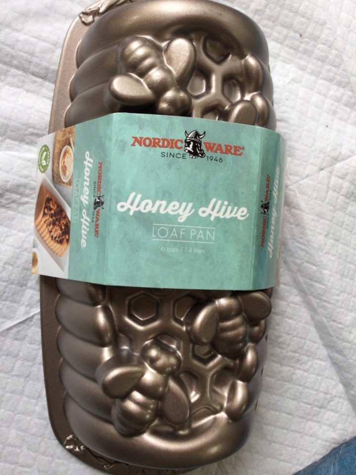 NORDIC WARE HONEY BEE HIVE DIMENSIONAL CAST ALUMINUM 6 CUP LOAF PAN NEW ...