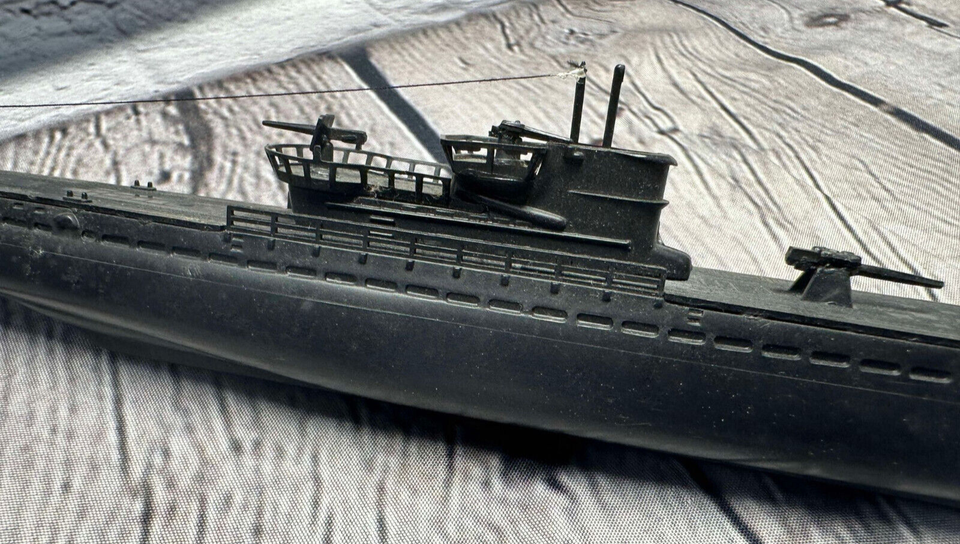 Aurora FF German Wolfpack U-Boat 716 MODEL PLASTIC 1961 1/600 SCALE | eBay